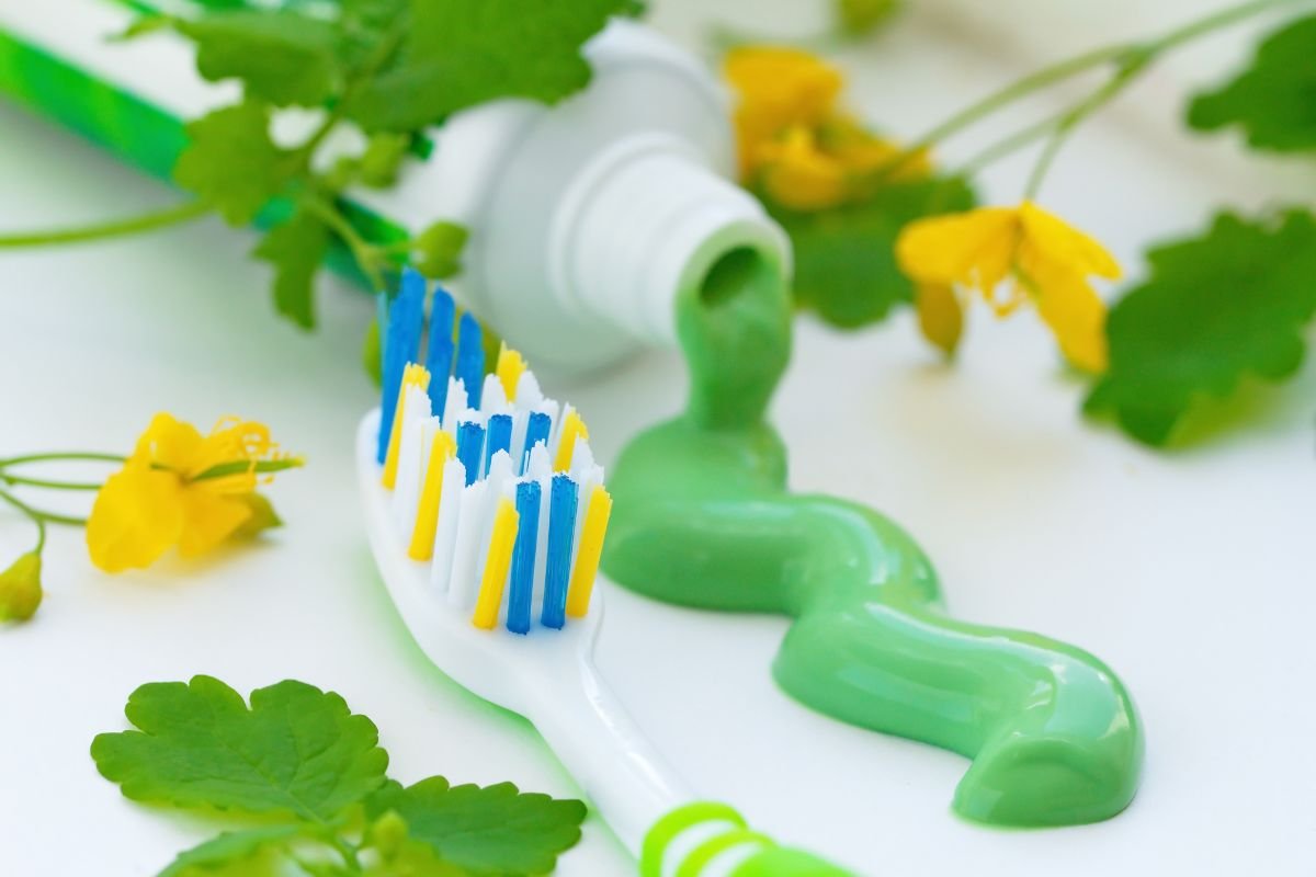 Burnos higiena: kasdienė priežiūra ir priemonės iš sodo